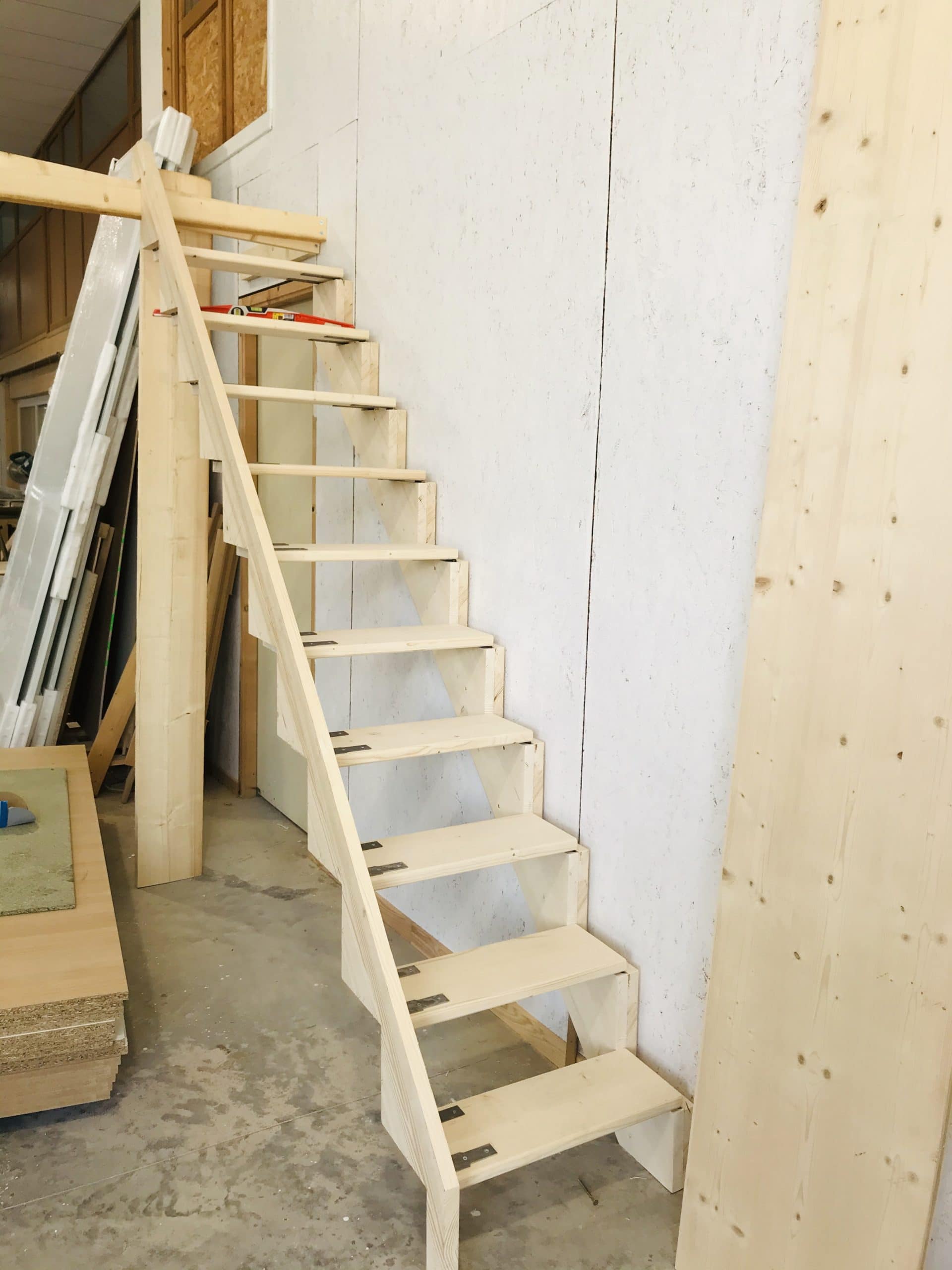 Réalisation d'un Escalier Pliant - MENUISERIE DAVION